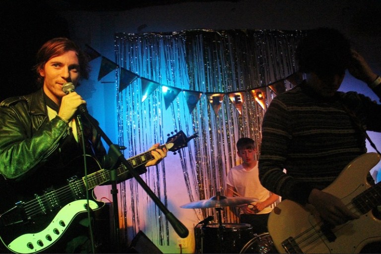 Cende – #1 Hit Single (Album Review) | Heartbreaking Bravery