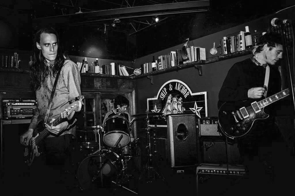Empty Heads – Meat Mouth (Song Premiere) | Heartbreaking Bravery
